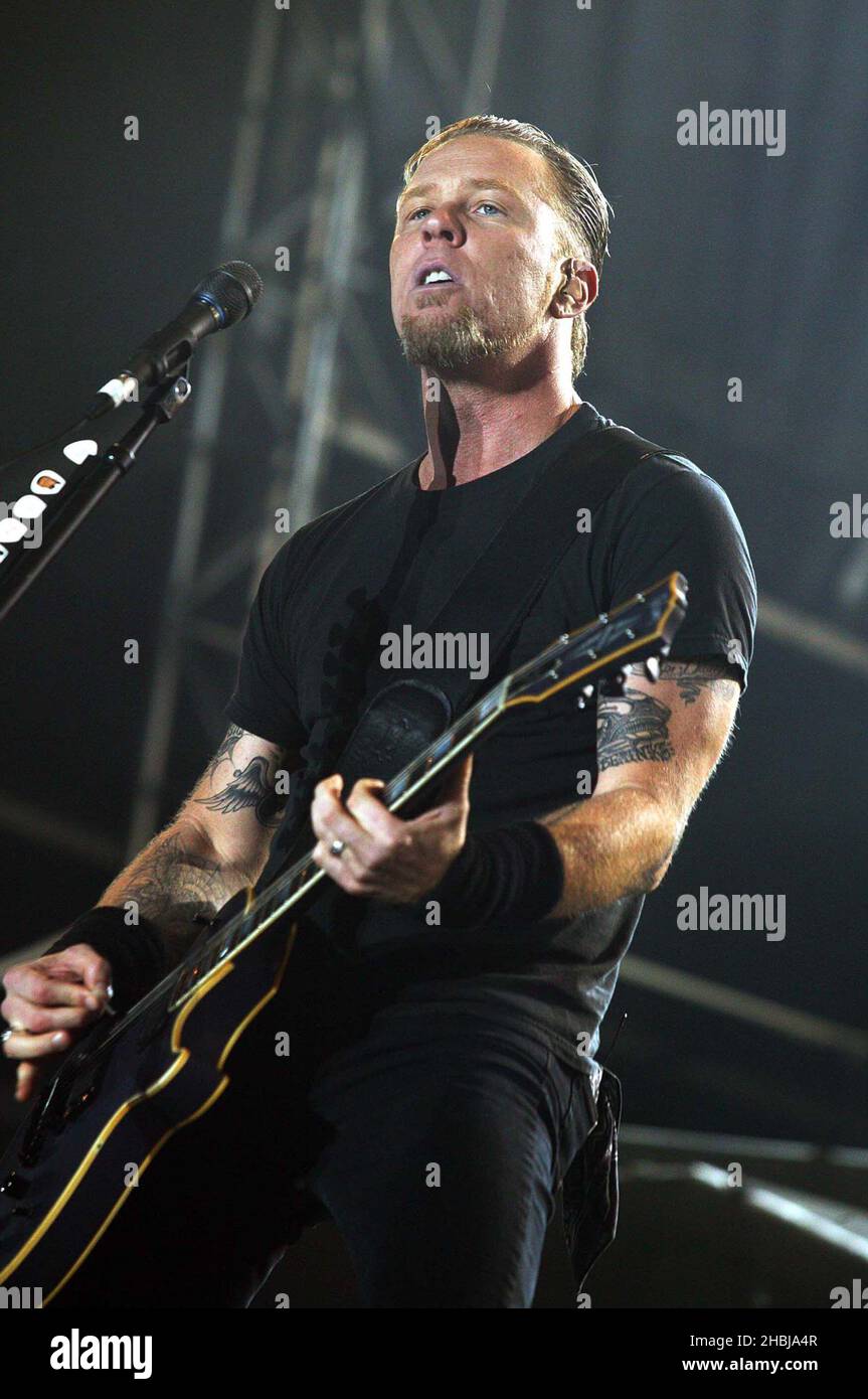 Metallica stage hi-res stock photography and images - Alamy