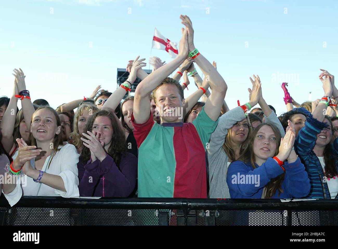 Crowd Scene at the Isle of Wight Festival Stock Photo - Alamy
