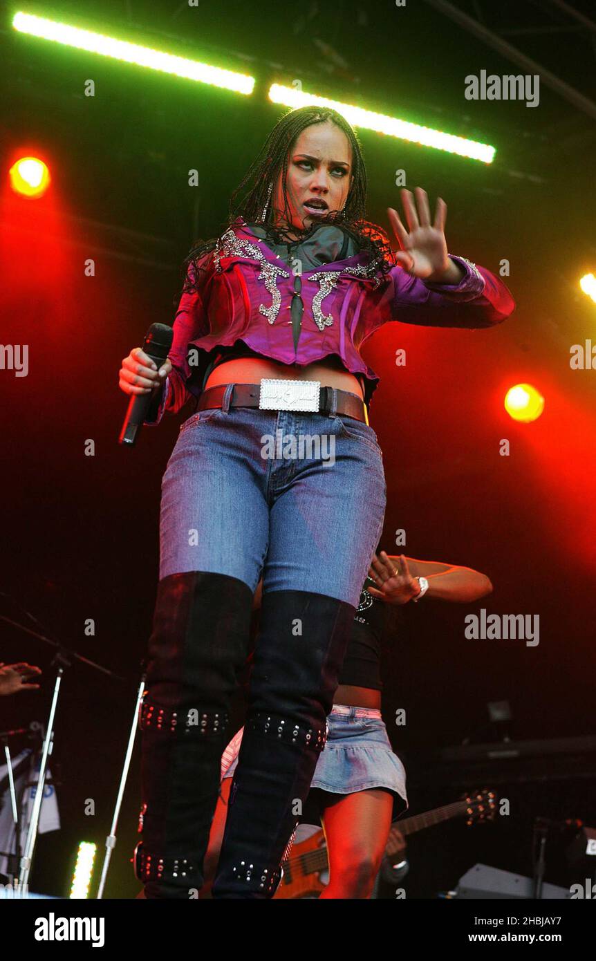 Alicia keys us singer in hi-res stock photography and images - Alamy