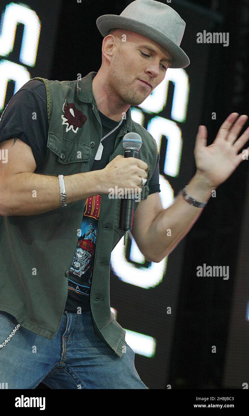 Matt goss performing on stage hi-res stock photography and images - Alamy