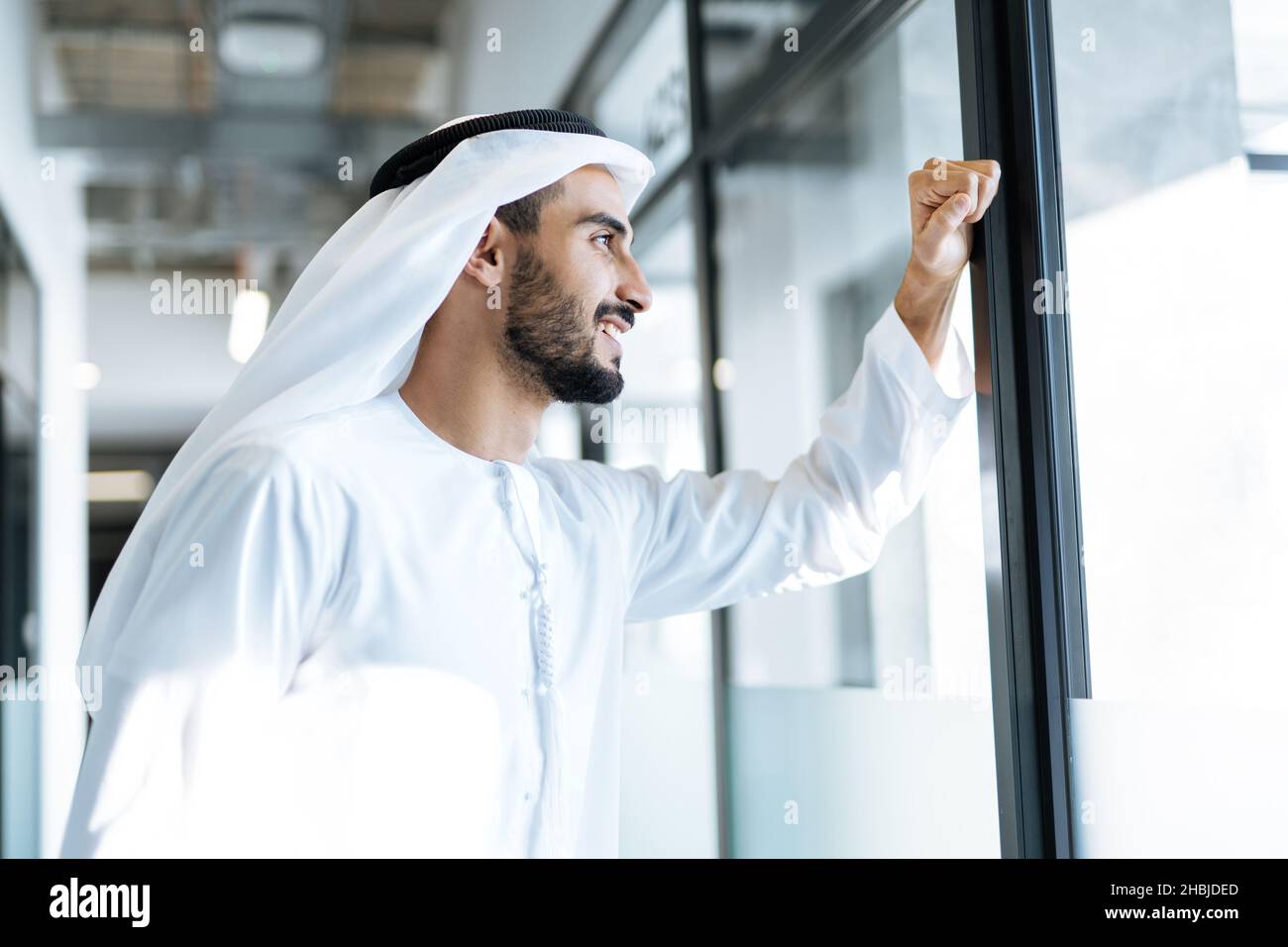 Office working people working in uae hi-res stock photography and ...
