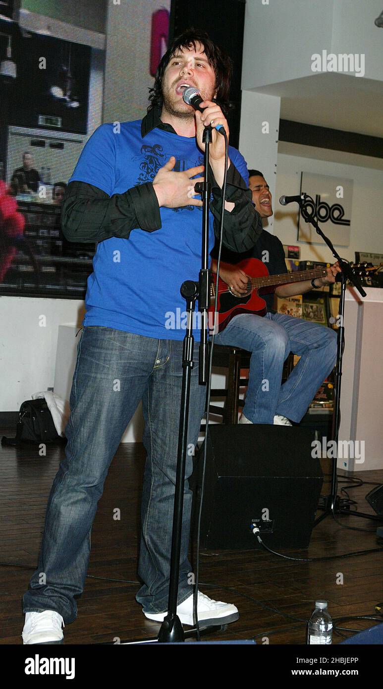 Singer Daniel Bedingfield performs live and signs copies of his new ...