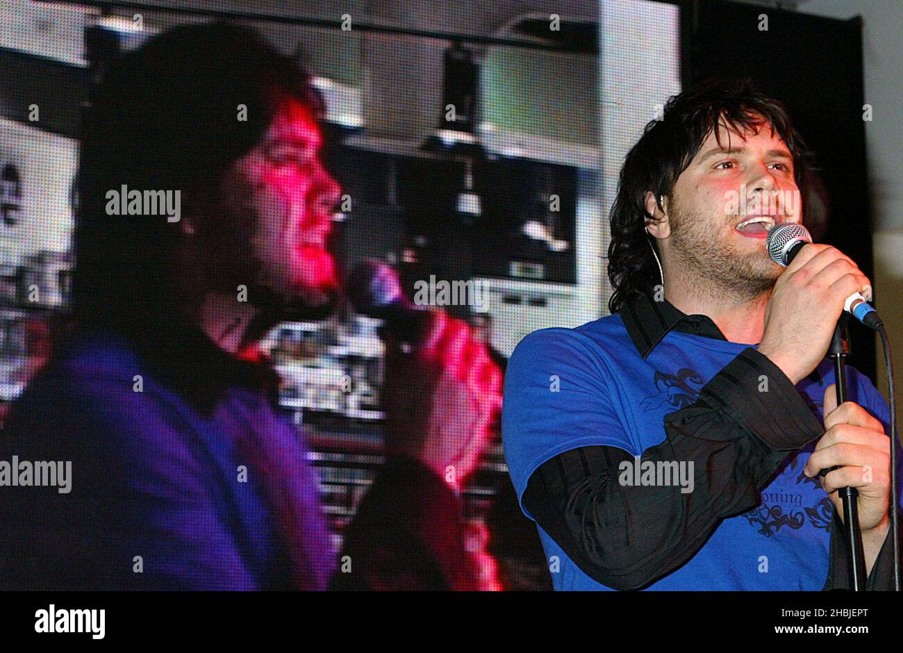 Singer Daniel Bedingfield performs live and signs copies of his new ...