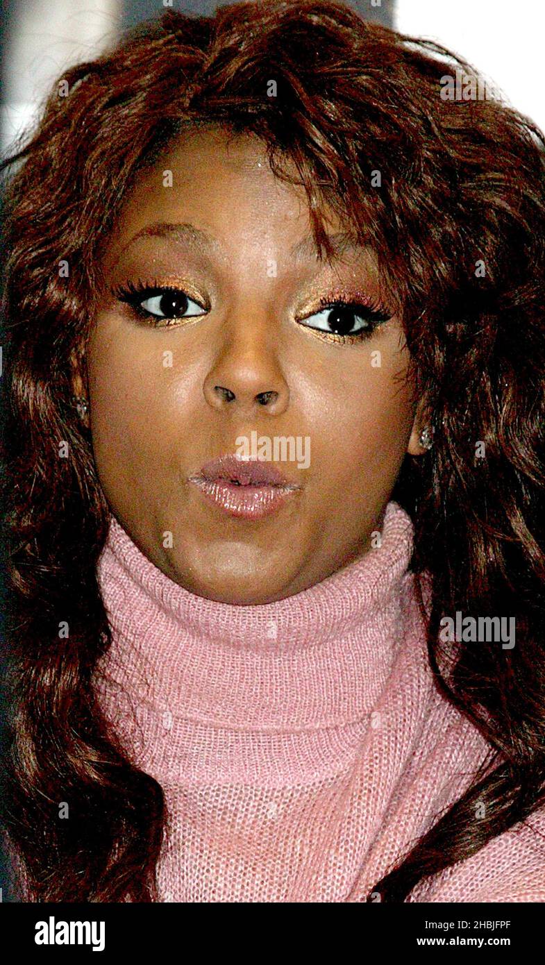 Ashanti Concrete Rose Album