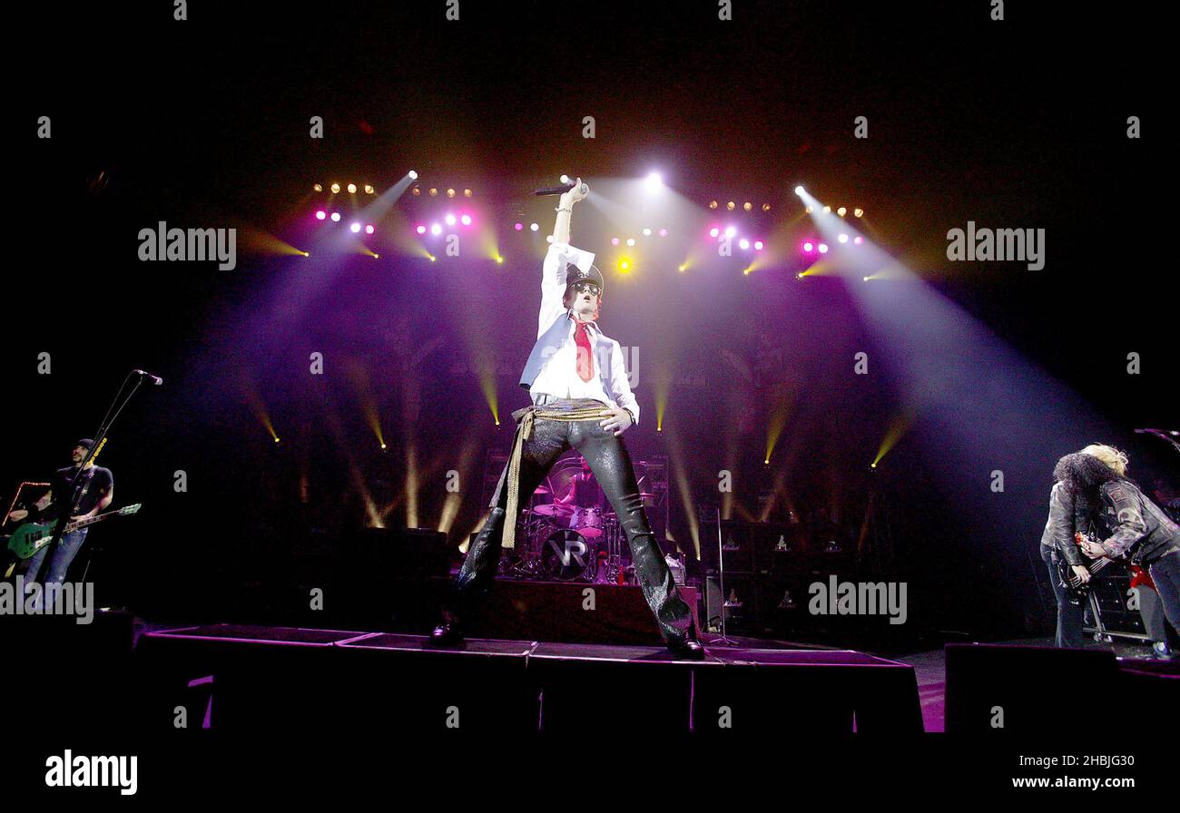 Velvet Revolver perfoms on stage on one of their final London dates of ...