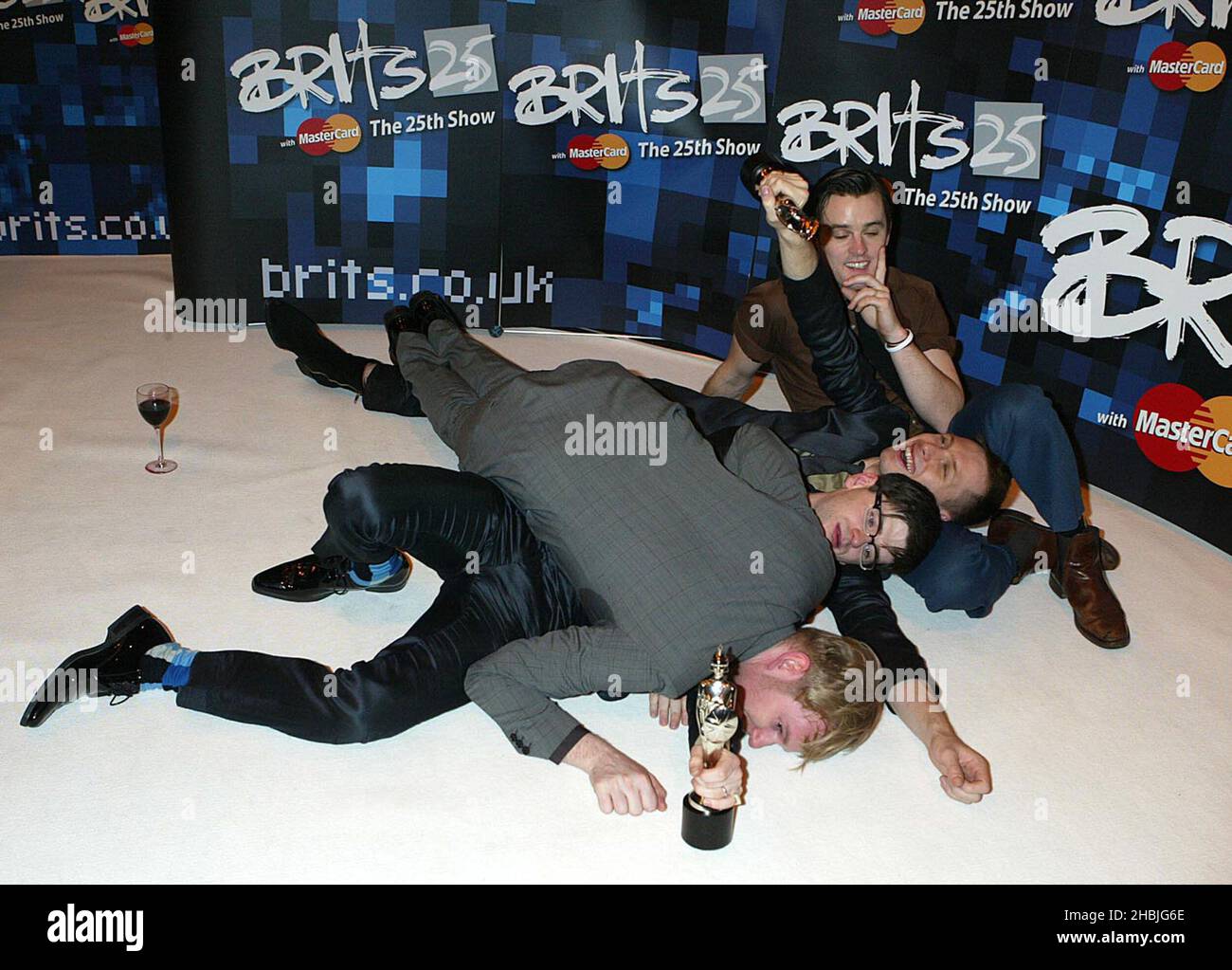 Franz ferdinand at the brit awards 2005 hi-res stock photography and ...