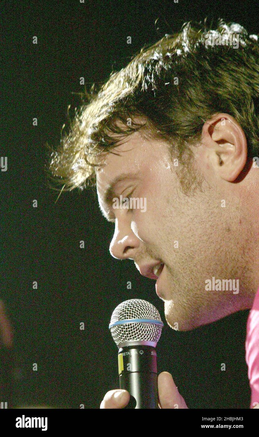 (UK SALES ONLY) Daniel Bedingfield plays London plugging his latest ...