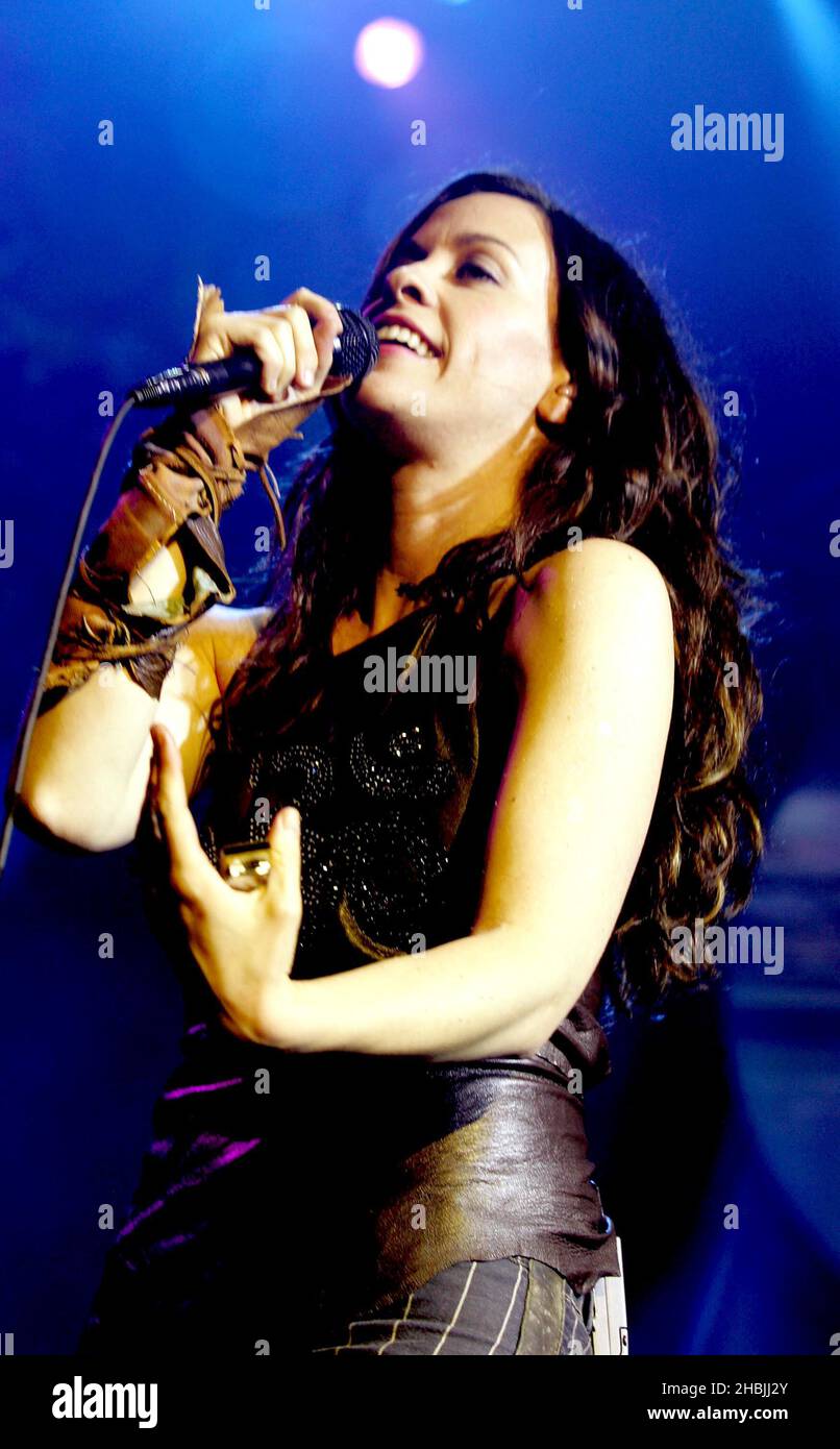 US singer/songwriter Alanis Morissette plays her first UK live date ...