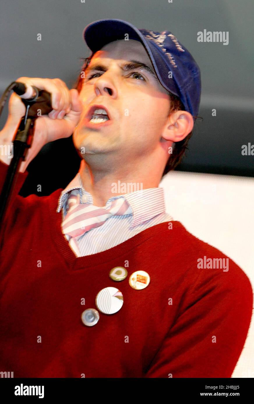 Maximo Park perform live and sign copies of their debut album "A ...