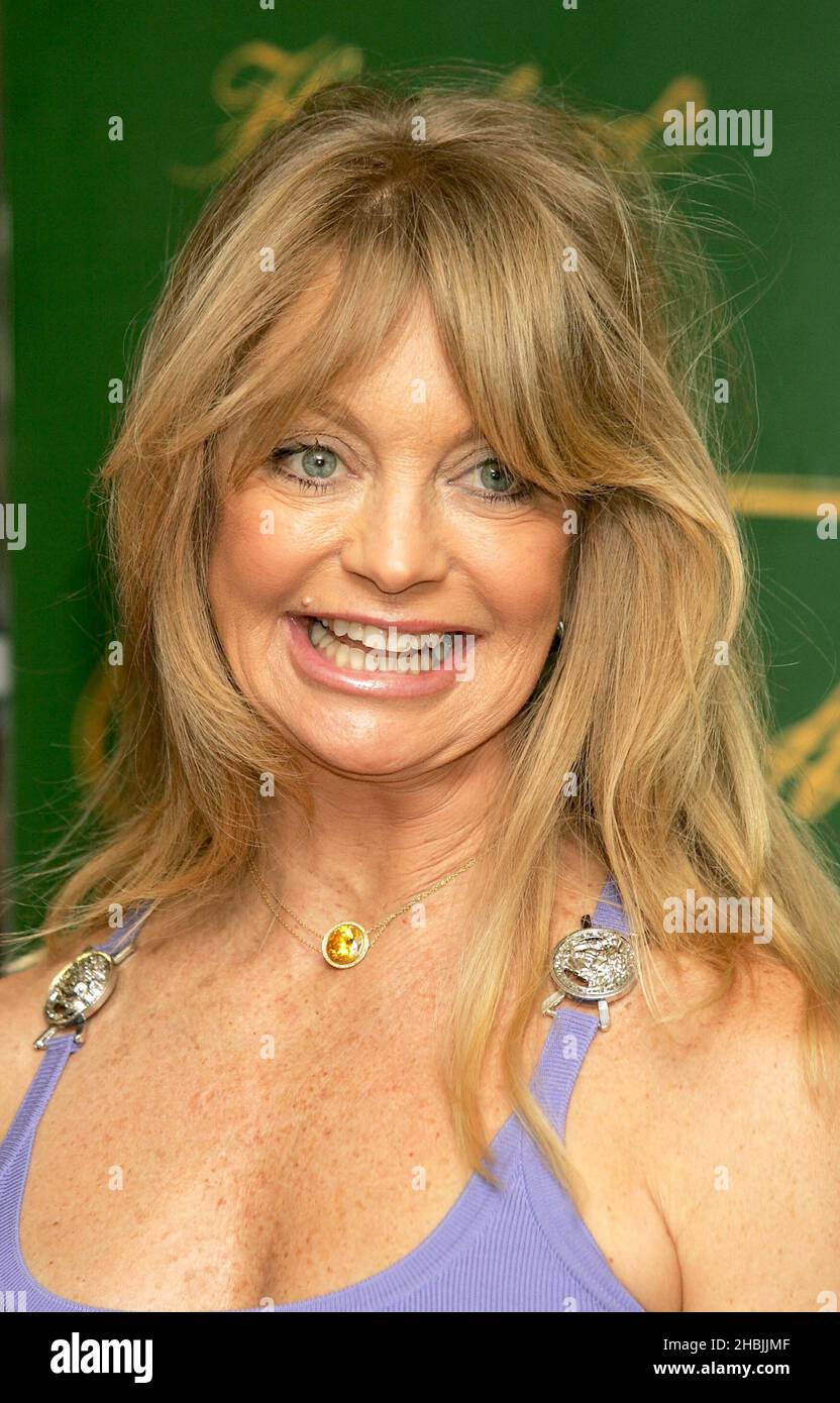 US actress Goldie Hawn signs copies of her memoirs "A Lotus Grows In ...