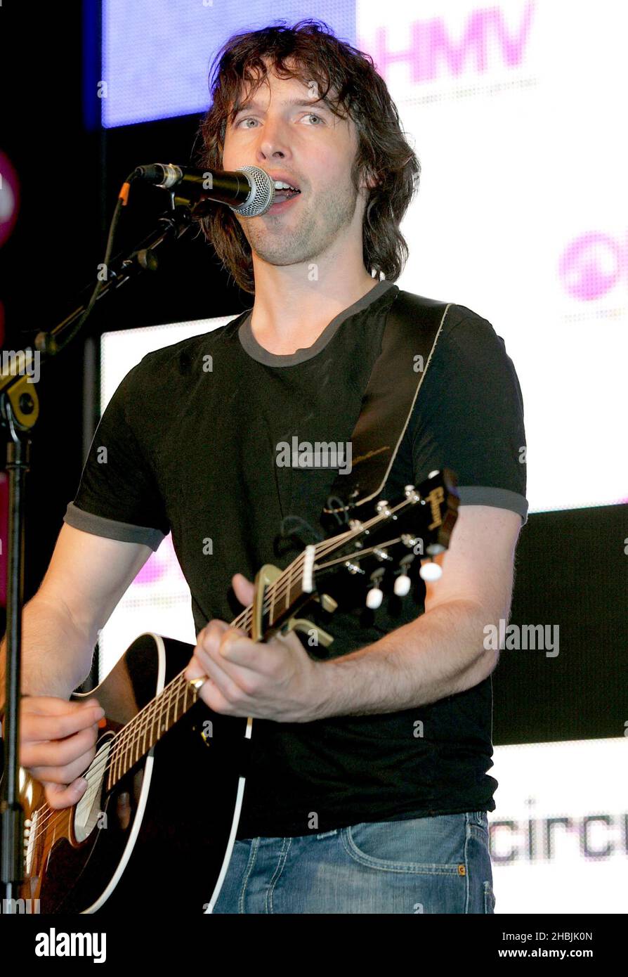 James blunt hmv oxford street hi-res stock photography and images - Alamy