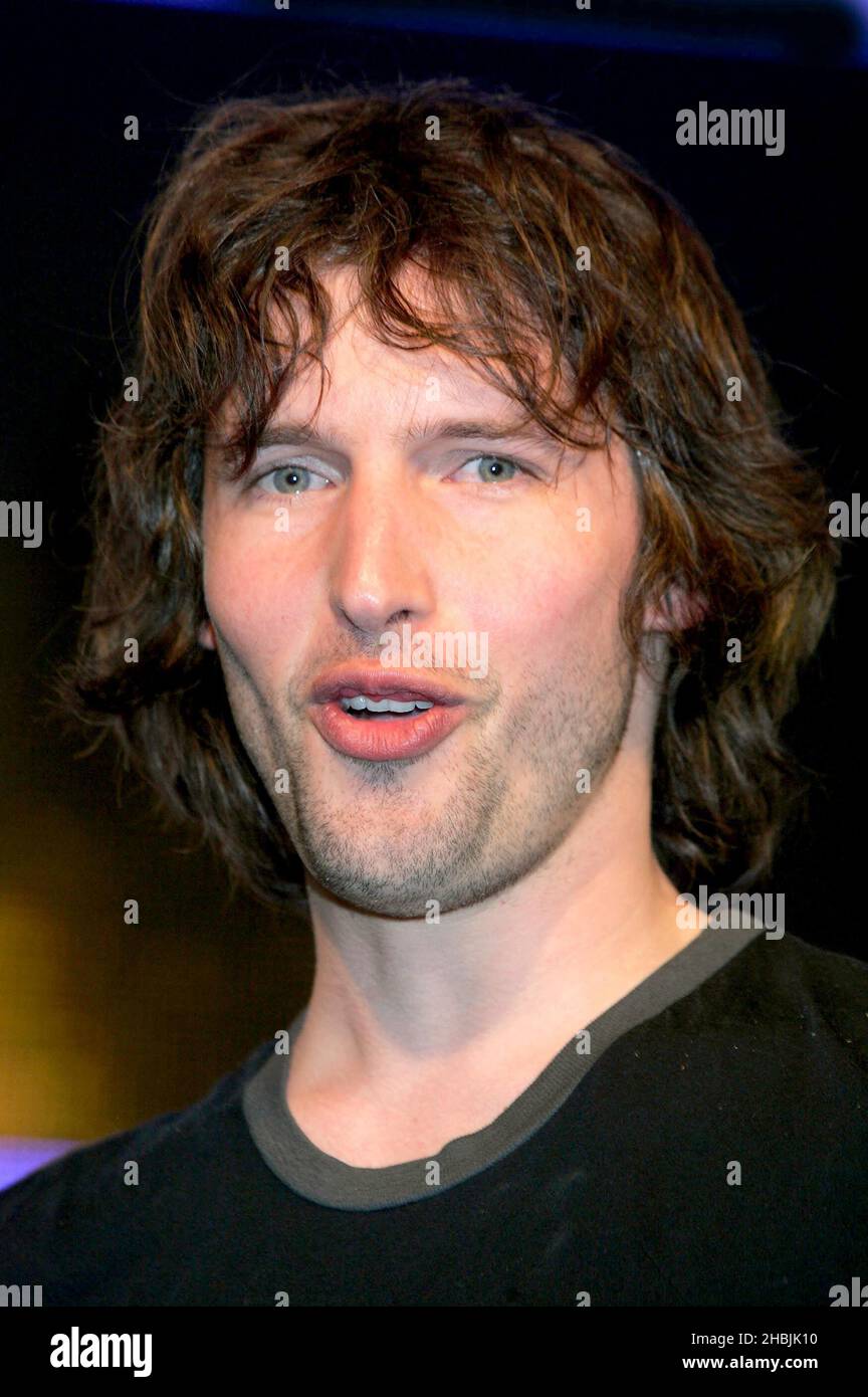 James blunt hmv oxford street hi-res stock photography and images - Alamy