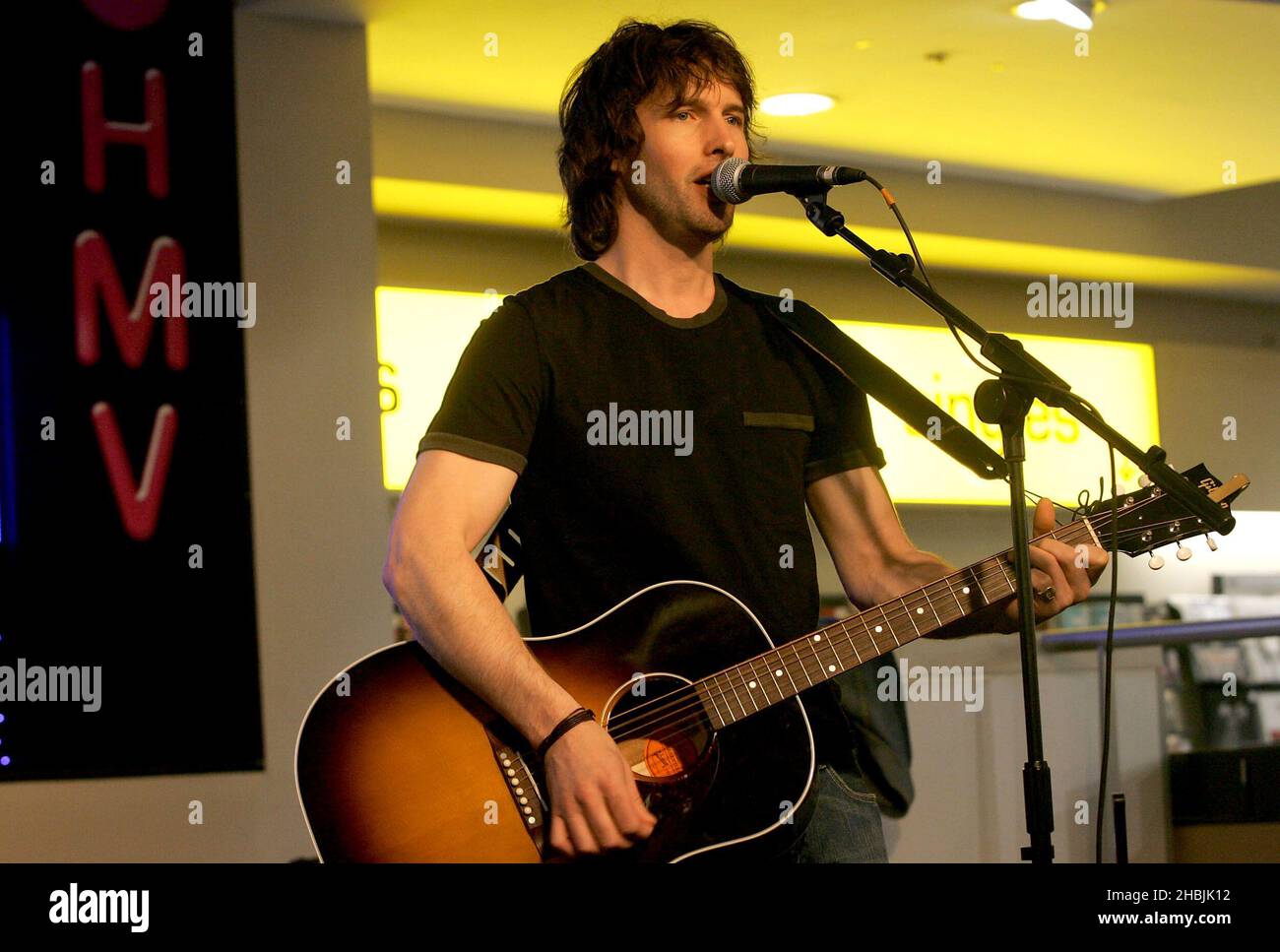 James blunt hmv oxford street hi-res stock photography and images - Alamy