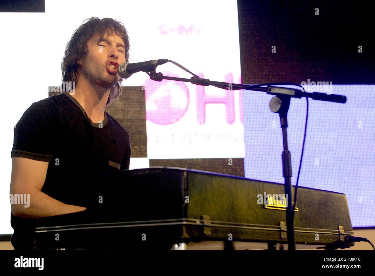 James Blunt Hotly tipped Brit singer-songwriter performs live and signs ...