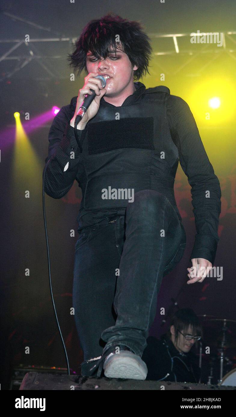 Gerard way 2005 hi-res stock photography and images - Alamy