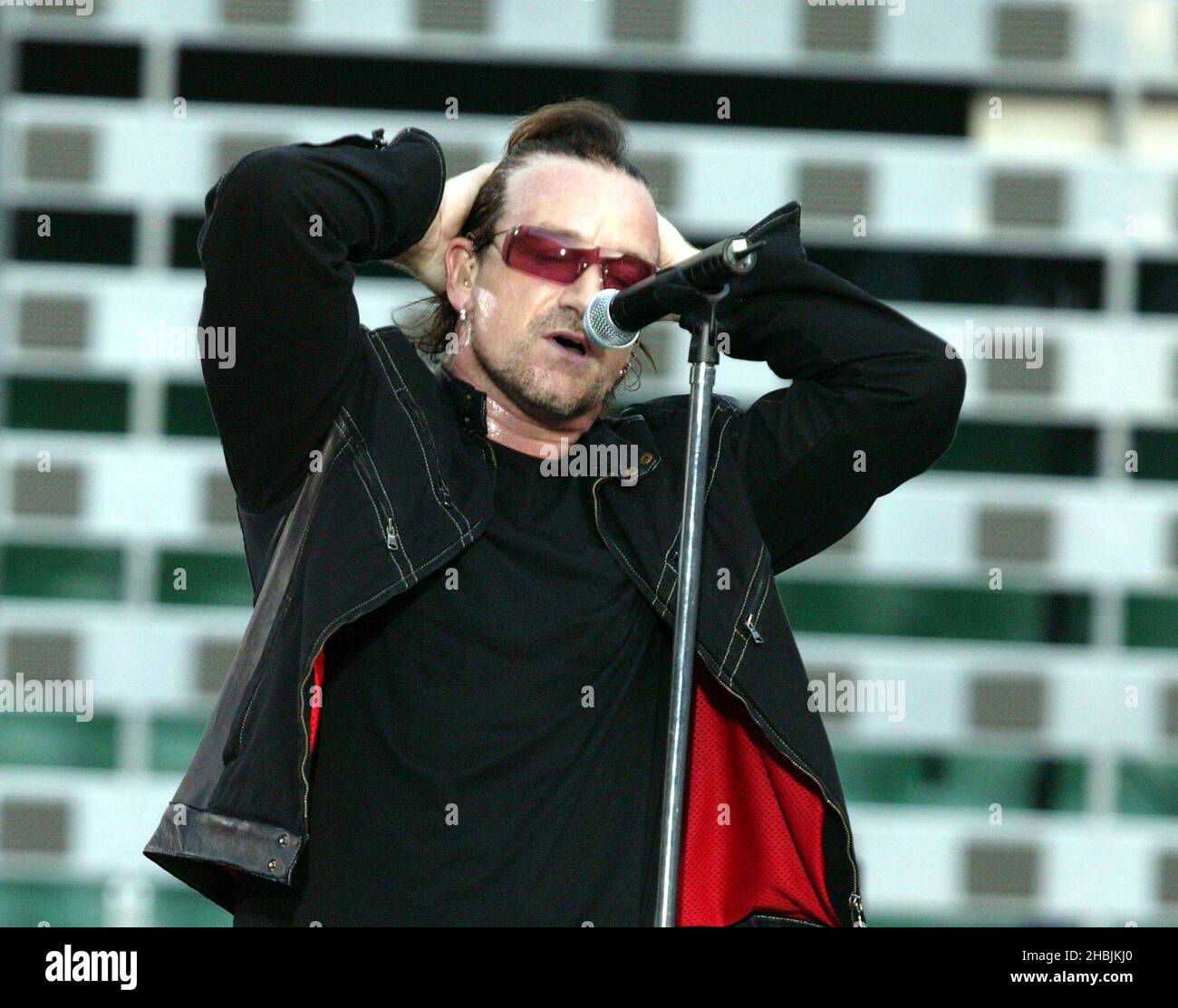 Bono on stage hi-res stock photography and images - Alamy