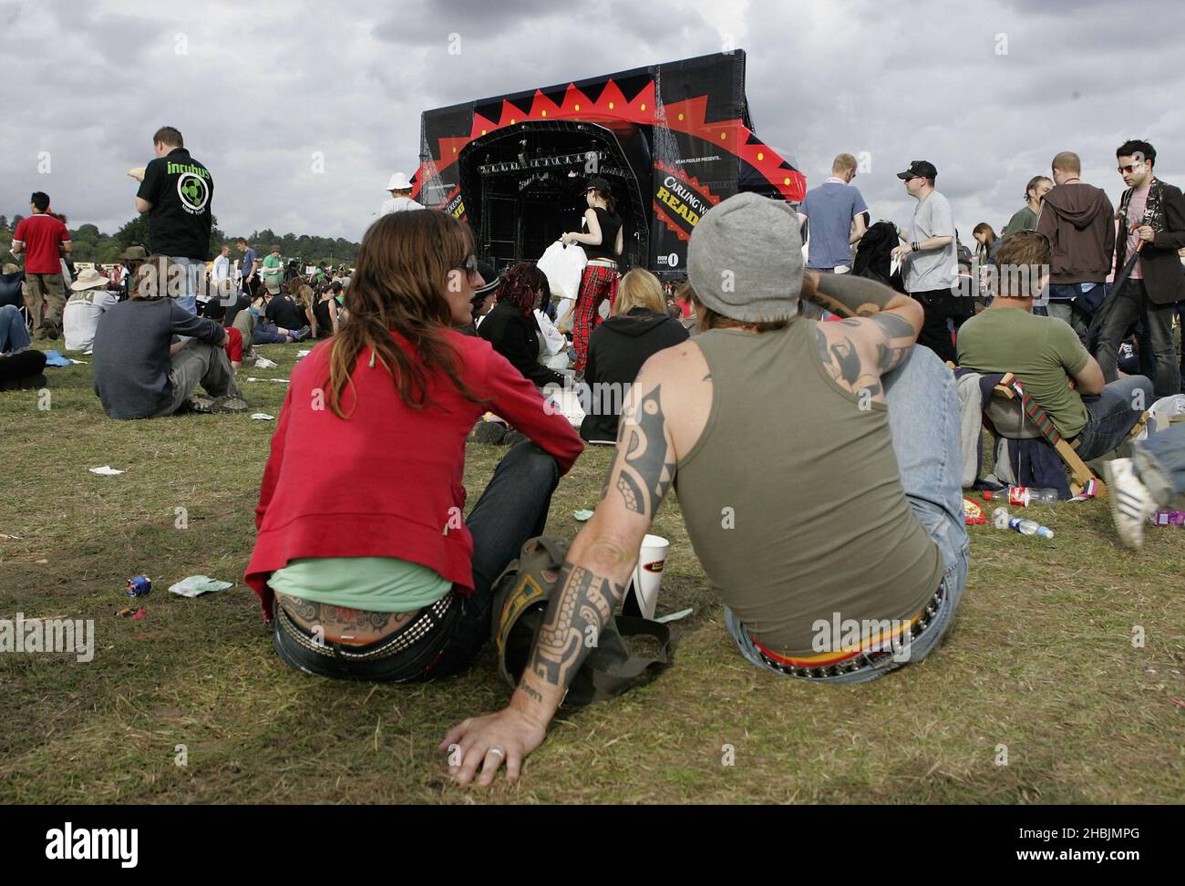 Crowd views on Saturday of The Carling Weekend Reading Festival at ...