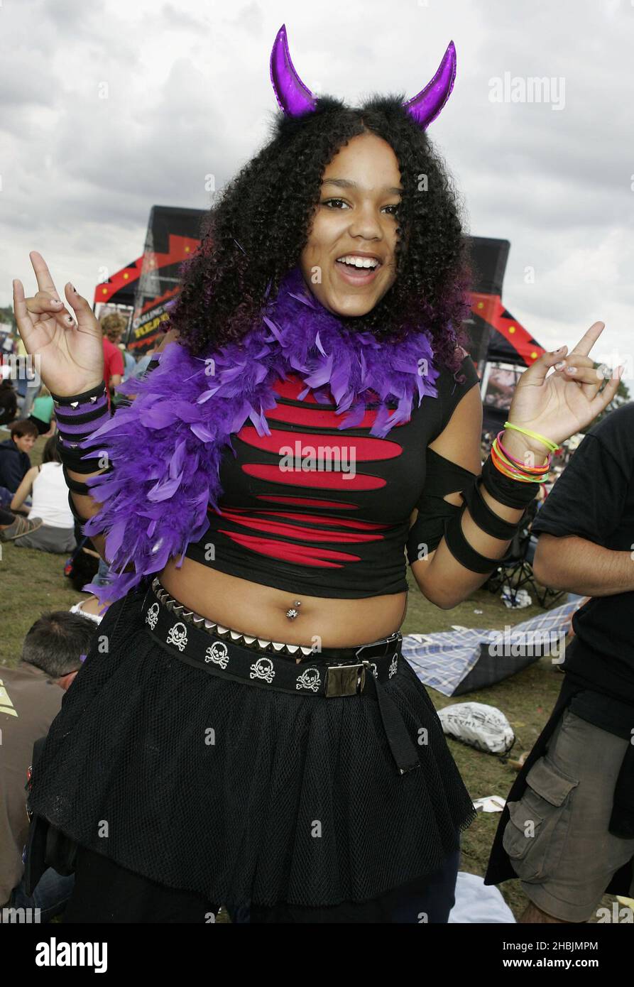 Crowd views on Saturday of The Carling Weekend Reading Festival at ...