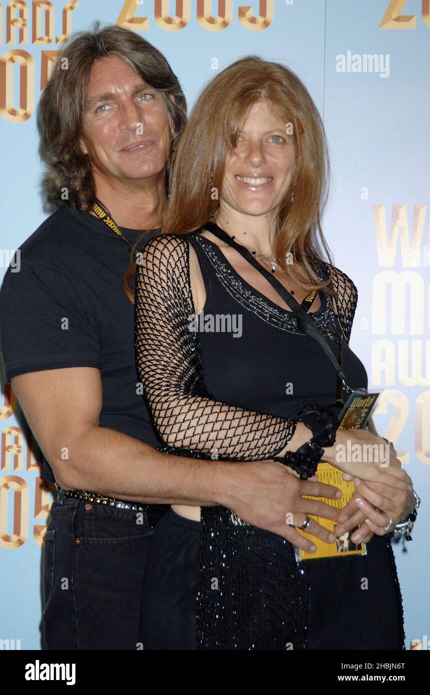 Eric Roberts at the 2005 World Music Awards at the Kodak Theatre, Los ...