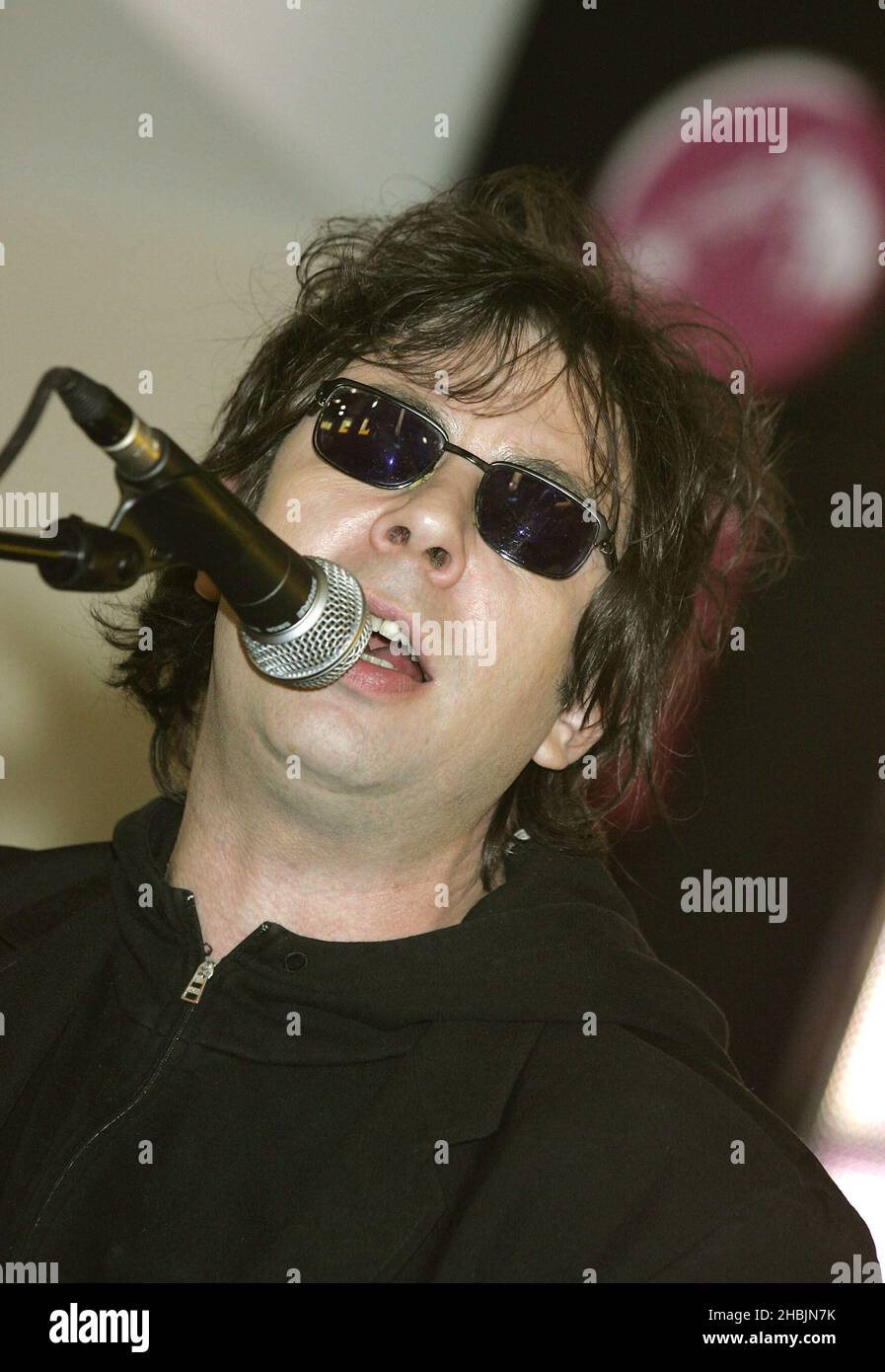 Ian McCulloch of Echo and the Bunnymen play an acoustic gig and sign ...