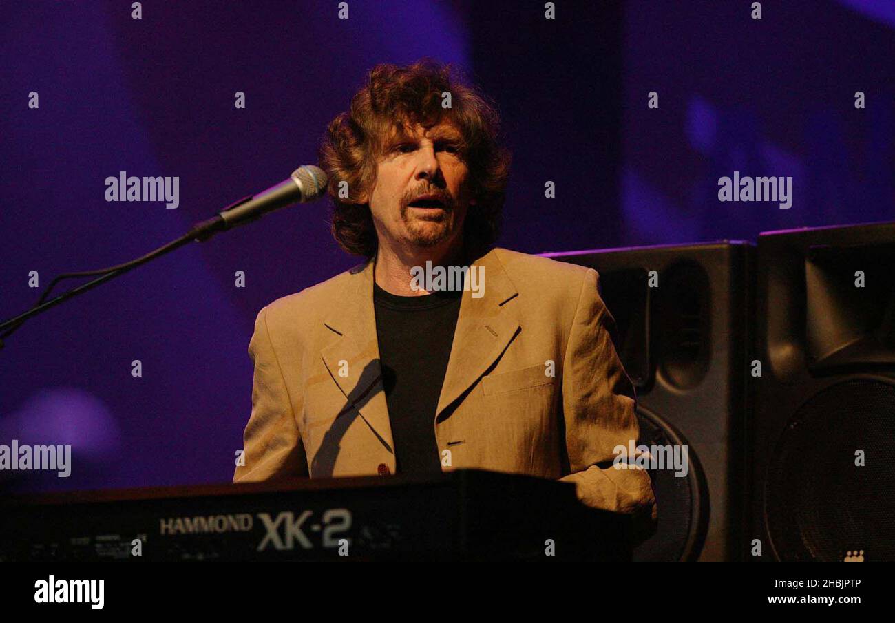 Zombies, Rod Argent on Keyboards performs at the One Generation 4 ...