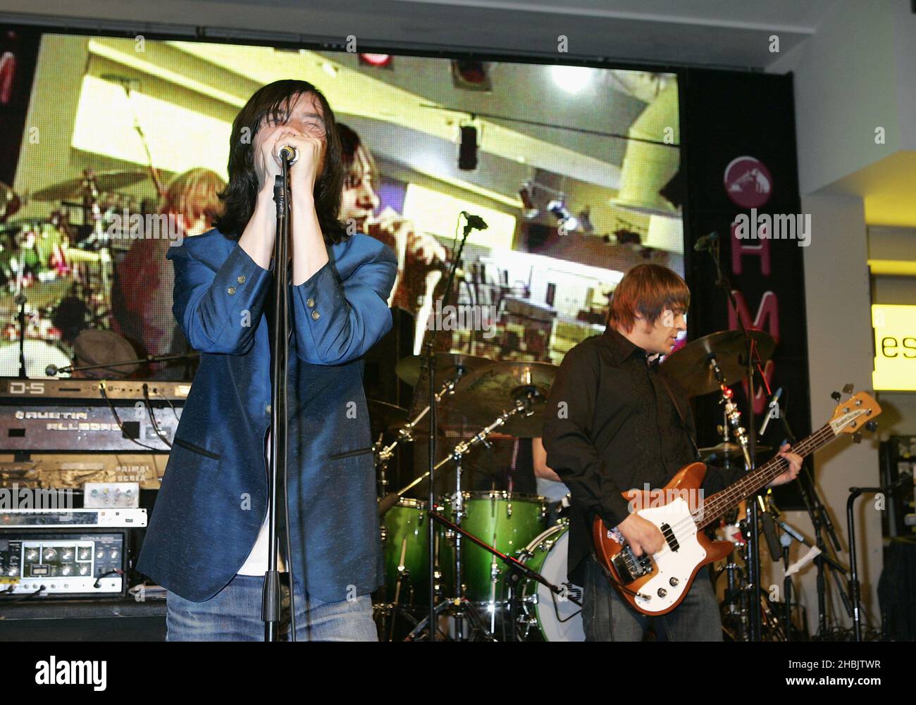 Robert Young, Bobby Gillespie, Mani, Kevin Shields of British rock ...