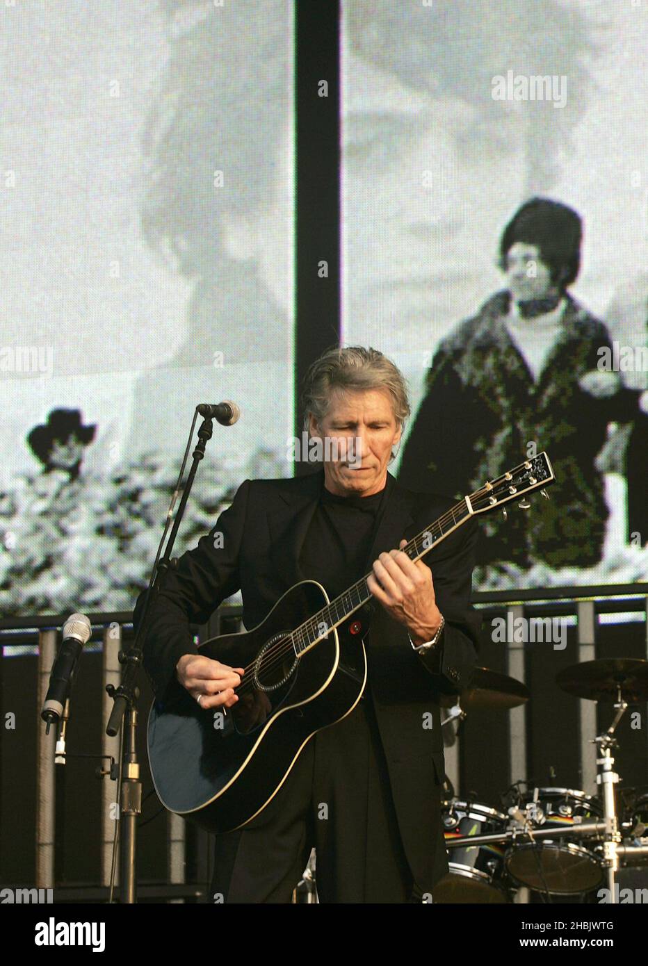 Roger Waters performing Stock Photo - Alamy