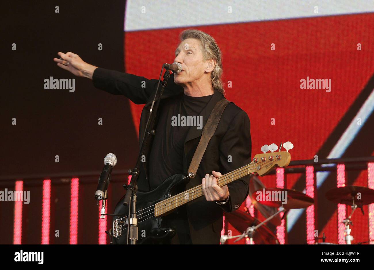 Roger Waters performing Stock Photo - Alamy