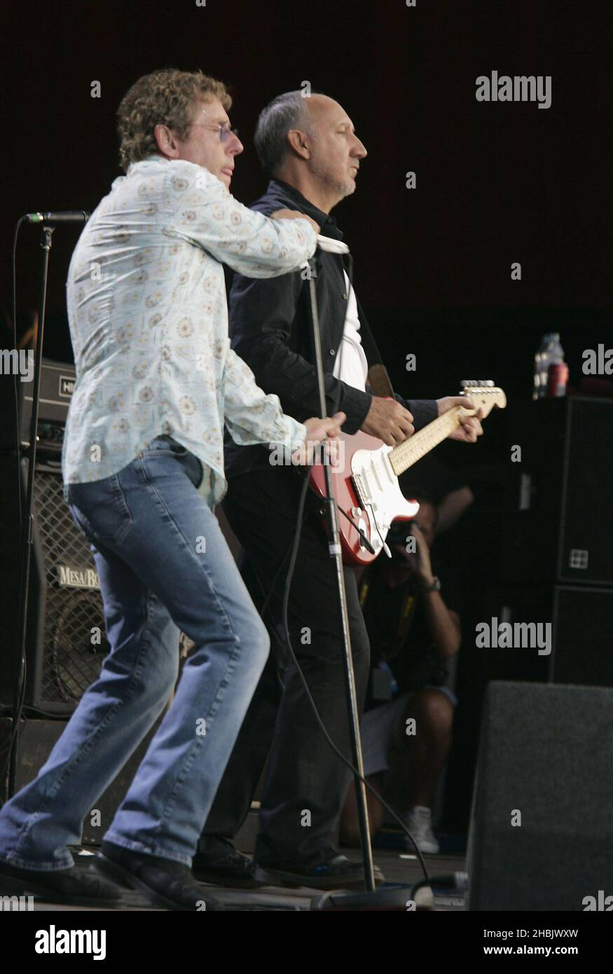 Roger Daltrey and Pete Townshend of the Who performing Stock Photo - Alamy