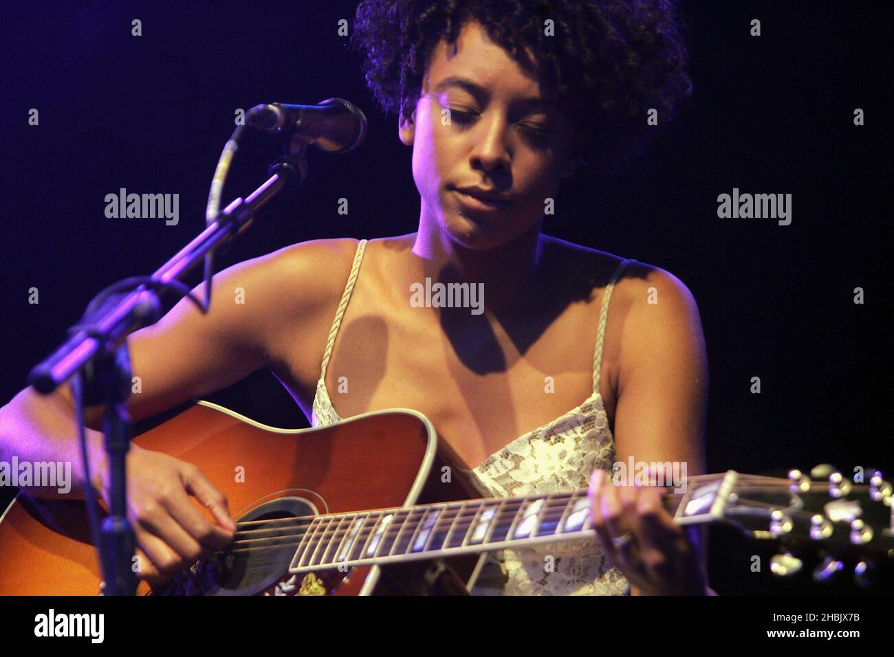 Corinne Bailey Rae performing Stock Photo - Alamy