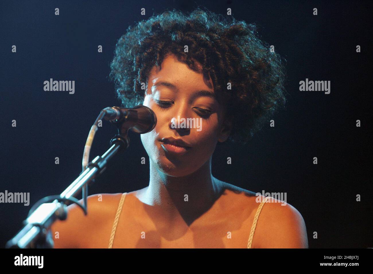 Corinne Bailey Rae performing Stock Photo - Alamy