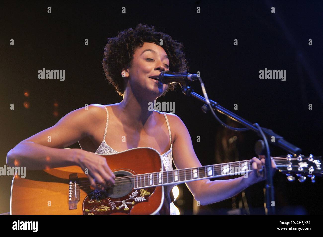 Corinne Bailey Rae performing Stock Photo - Alamy