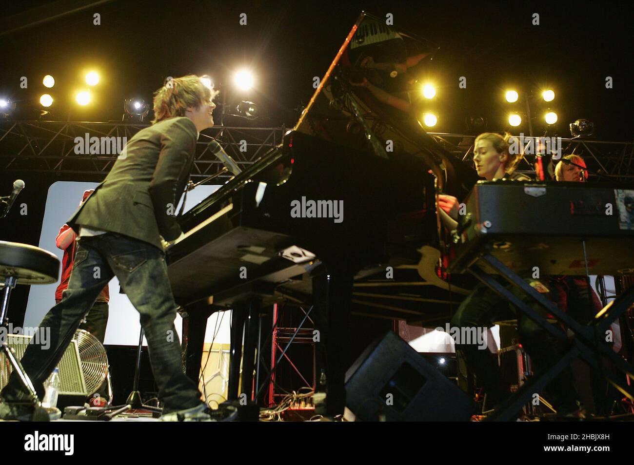 Jamie cullum gig hi-res stock photography and images - Alamy