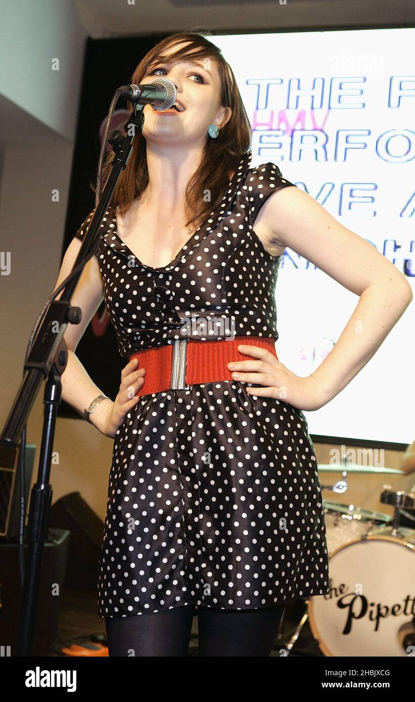 The pipettes performing hi-res stock photography and images - Alamy