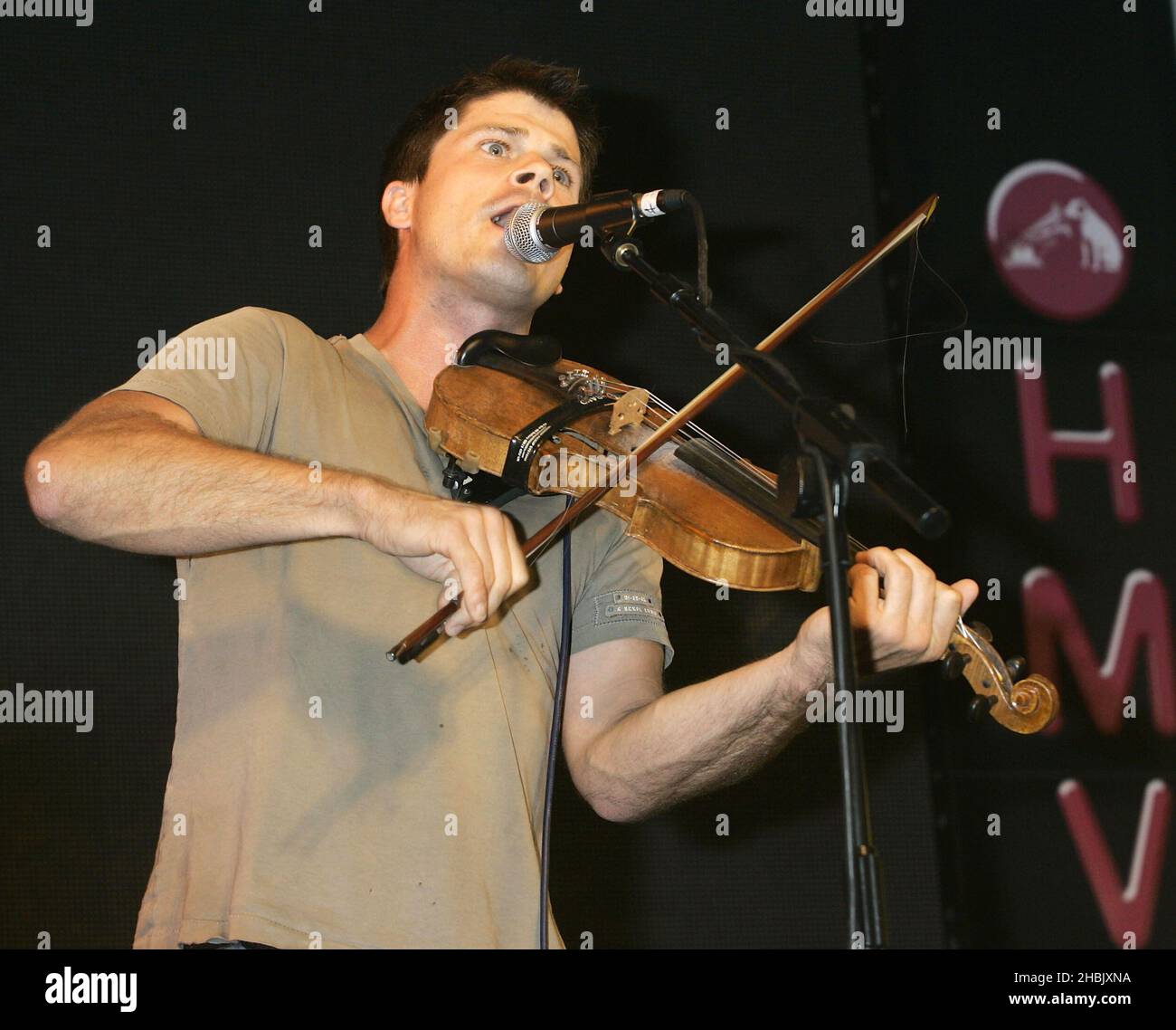 Seth Lakeman performing Stock Photo - Alamy