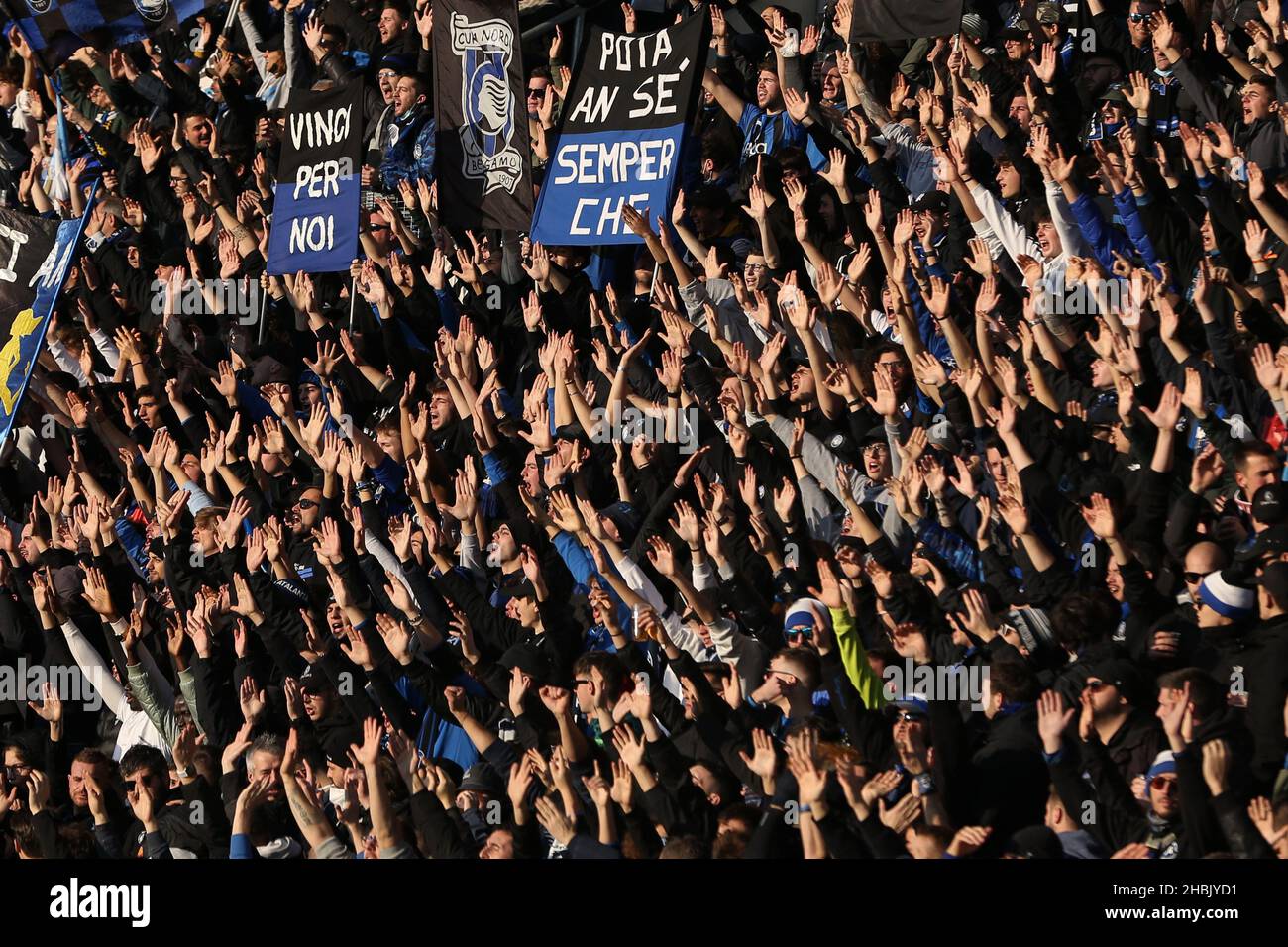 Gewiss Stadium, Bergamo, Italy, December 18, 2021, Atalanta BC fans ...