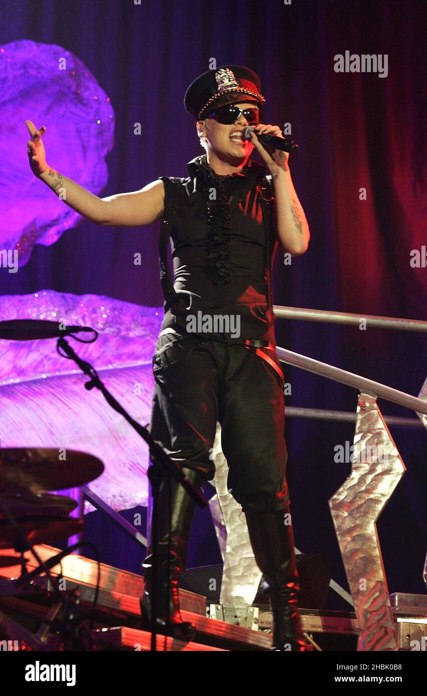 Pink wembley arena hi-res stock photography and images - Alamy