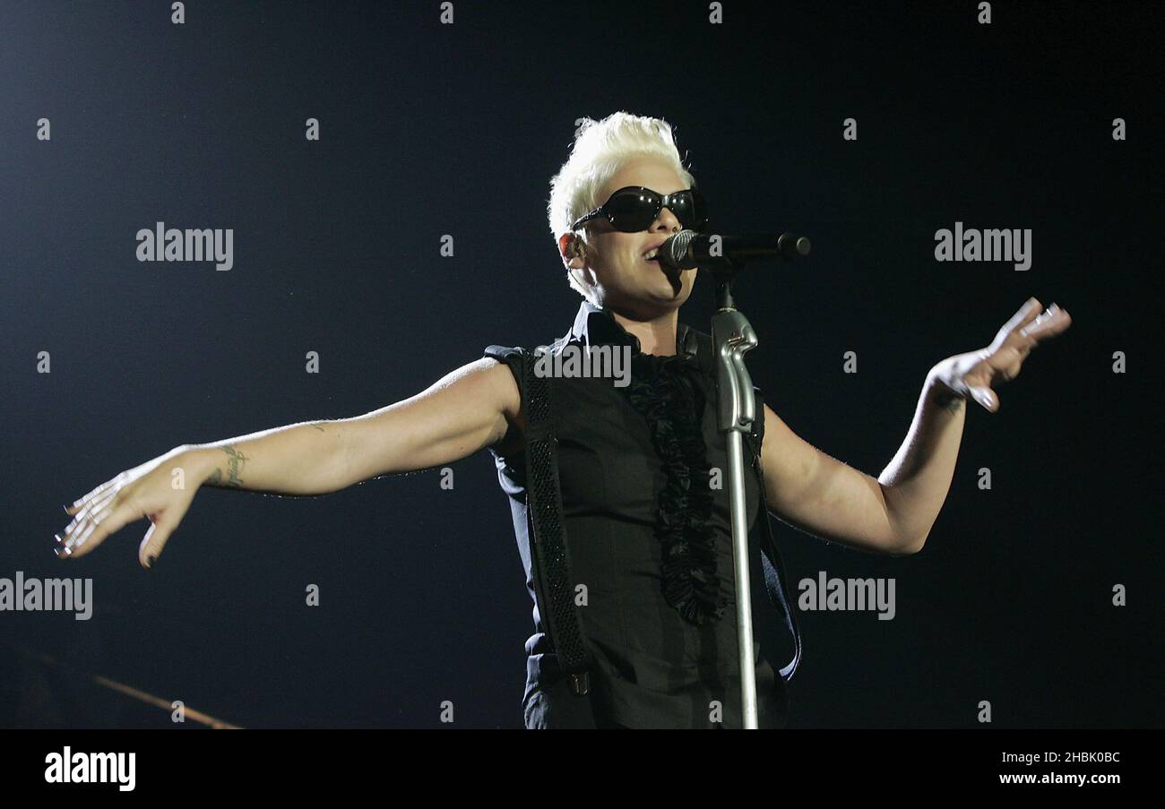 Pink wembley arena hi-res stock photography and images - Alamy