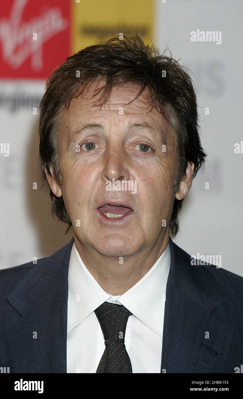 Paul McCartney attending an exclusive UK signing at Virgin Megastore, Piccadilly Stock Photo - Alamy