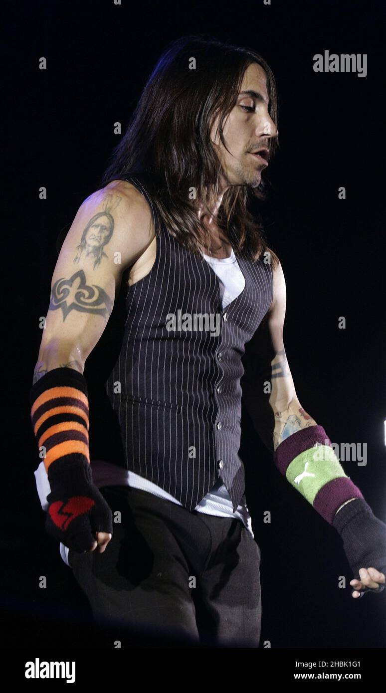 The Red Hot Chili Peppers lead singer, Anthony Keidis, performs at The ...