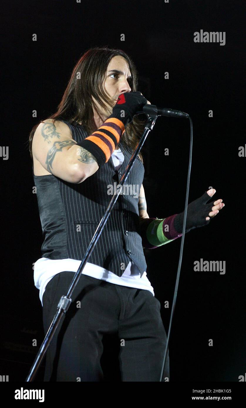 The Red Hot Chili Peppers lead singer, Anthony Keidis, performs at The ...