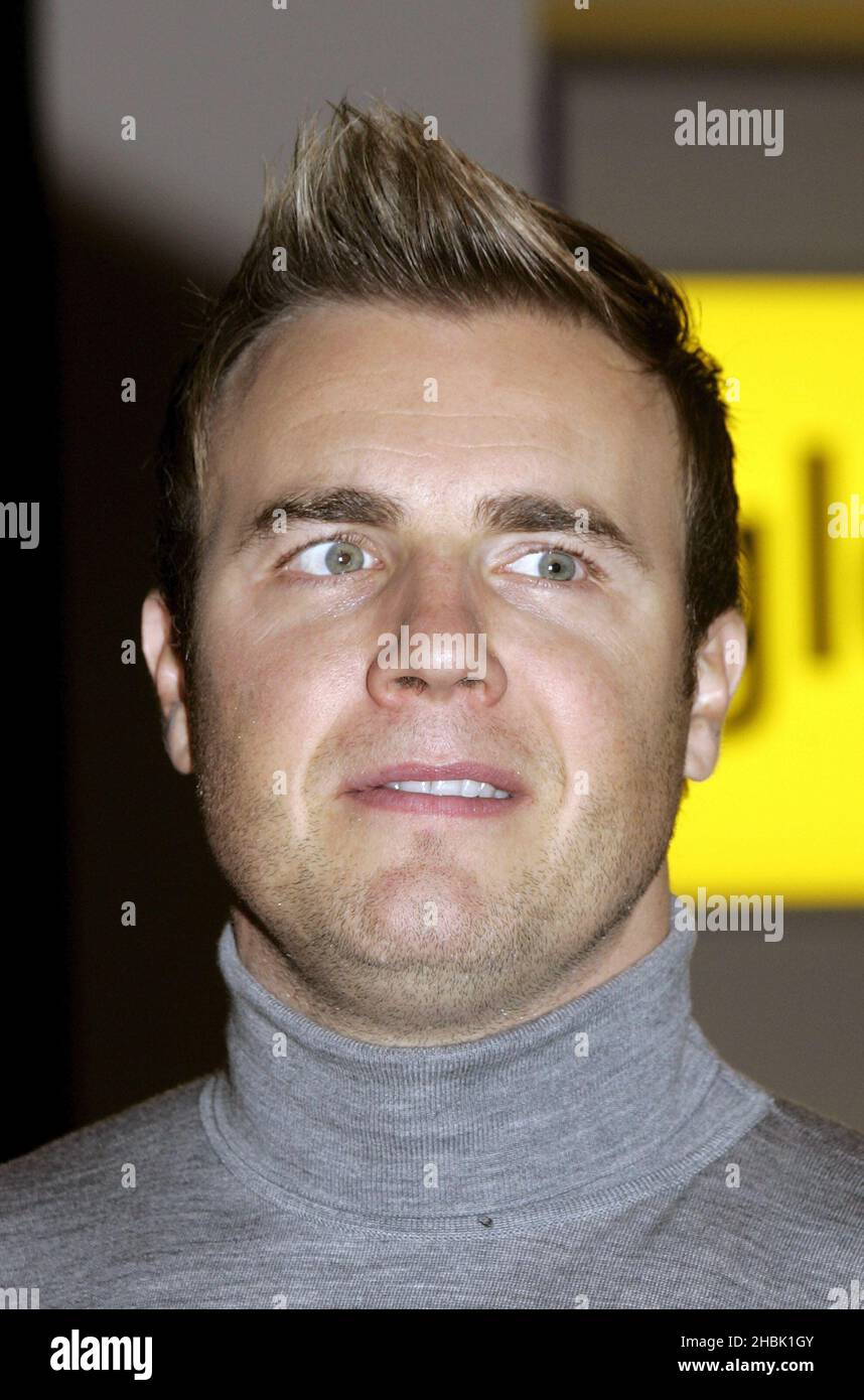 Gary barlow at hmv hi-res stock photography and images - Alamy