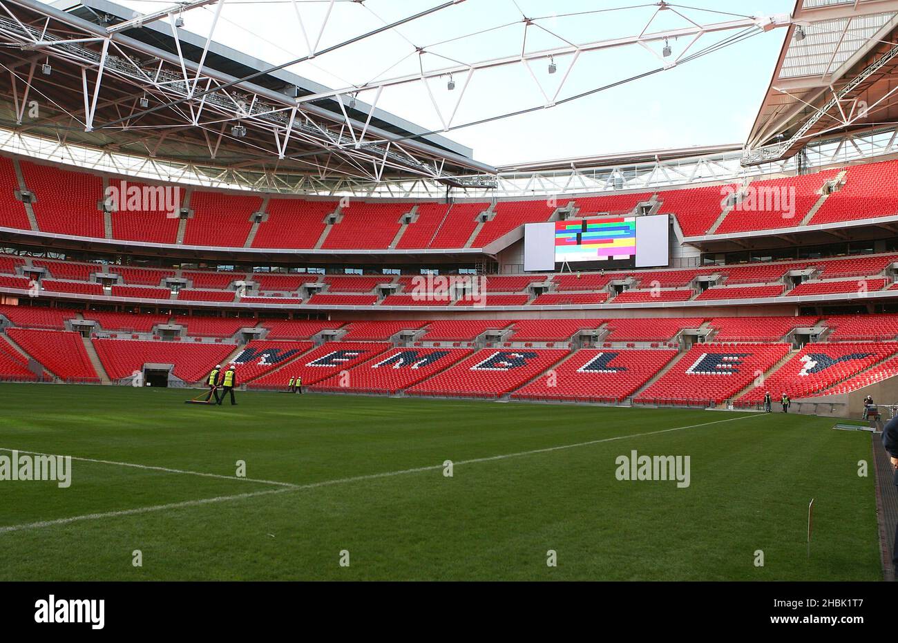 New wembley stadium hi-res stock photography and images - Alamy
