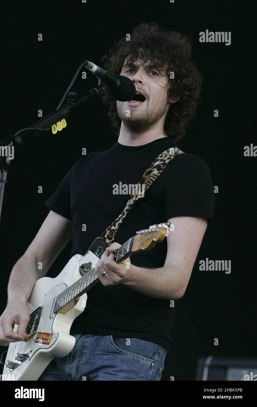 John Fratelli of the Fratellis live at the Isle of Wight Festival ...