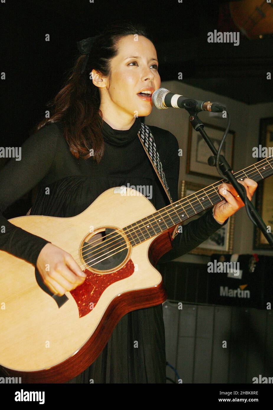 Nerina Pallot performs at the Hard Rock Cafe in London Stock Photo - Alamy