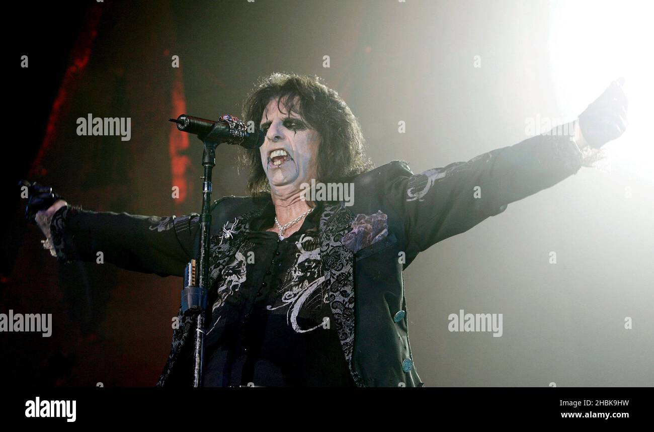 Alice Cooper performs on stage at Wembley Arena in London Stock Photo ...