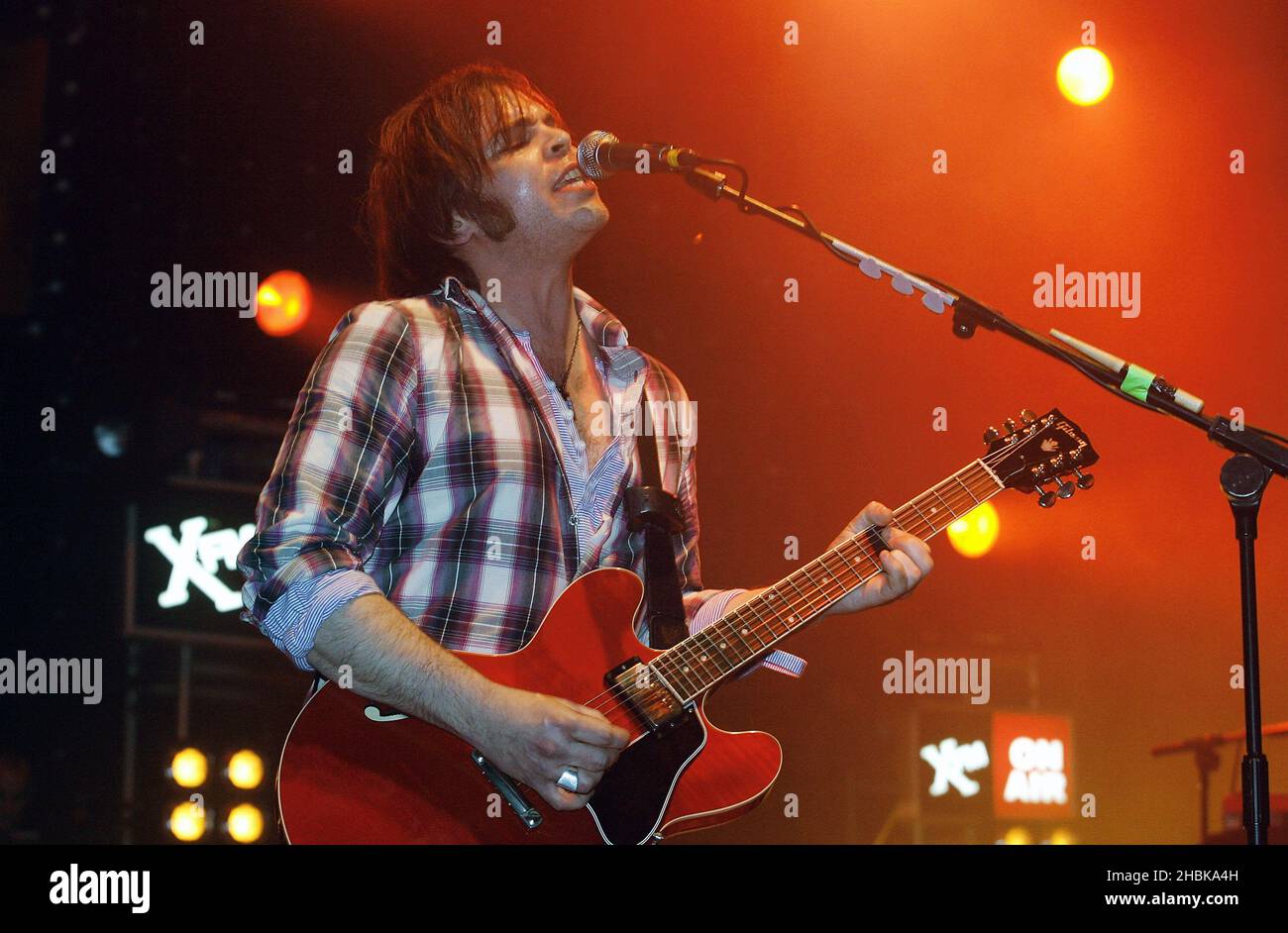Supergrass gaz coombes hi-res stock photography and images - Alamy