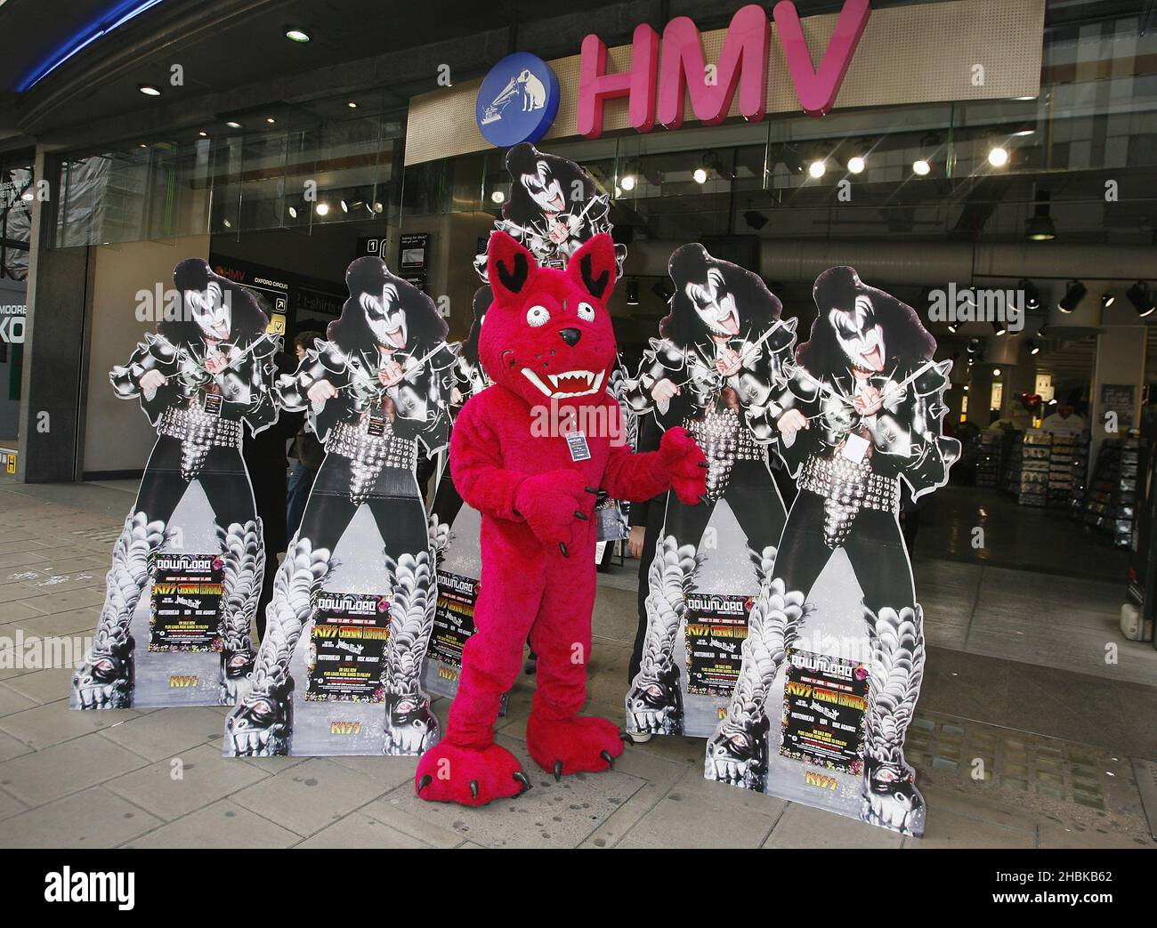 Cut outs hi-res stock photography and images - Alamy