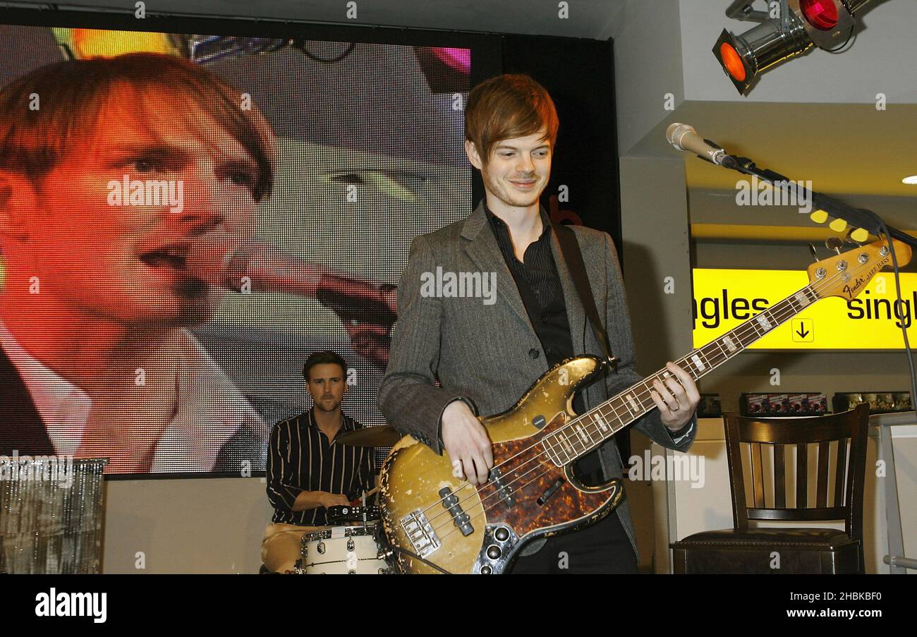 Dan Gillespie Sells and his band The Feeling perform at HMV Oxford ...
