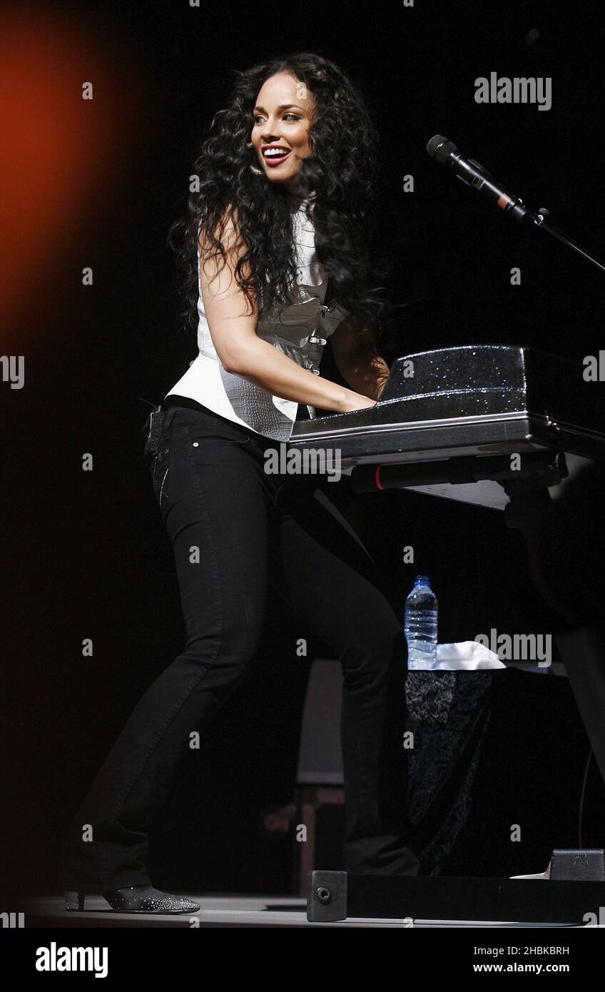 Alicia Keys Performing High Resolution Stock Photography and Images - Alamy